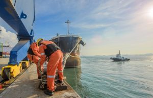 Six Common Mooring Methods For Ships: Explained – Marine Engineering